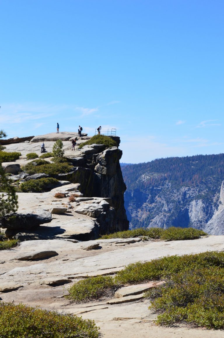 Hiking The Taft Point Trail In Yosemite National Park | Ambition Earth